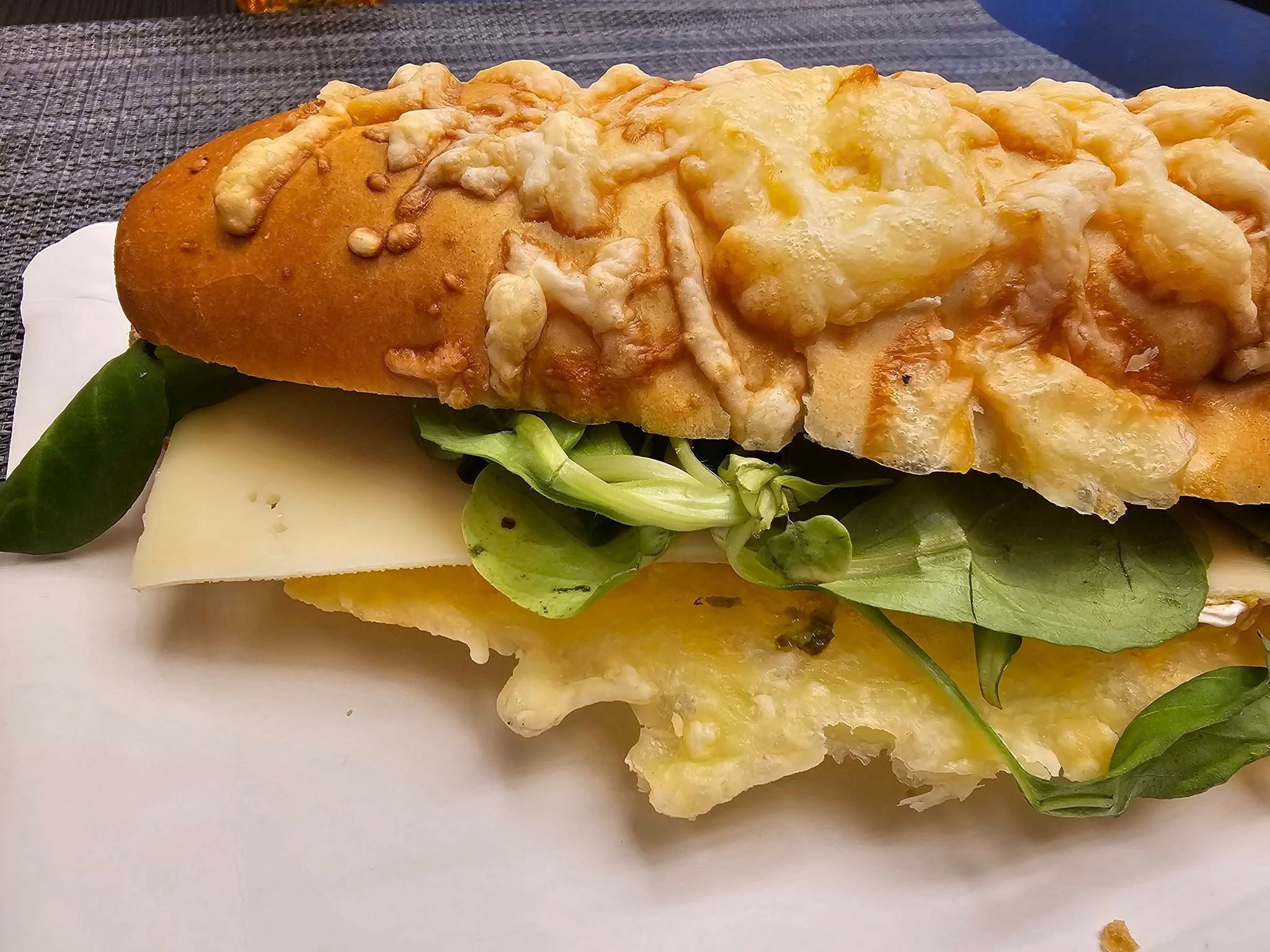 Save MagiCup Cafe étel Munch Munch from food waste and eat well at a ...