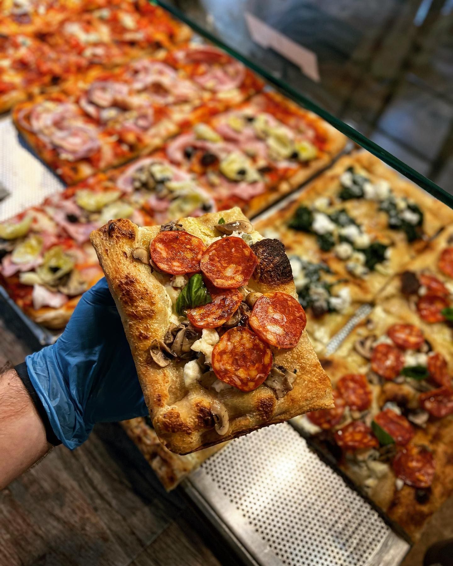 Save Tepsis Pizza Nagy Box Munch (4 szelet) Munch from food waste and ...